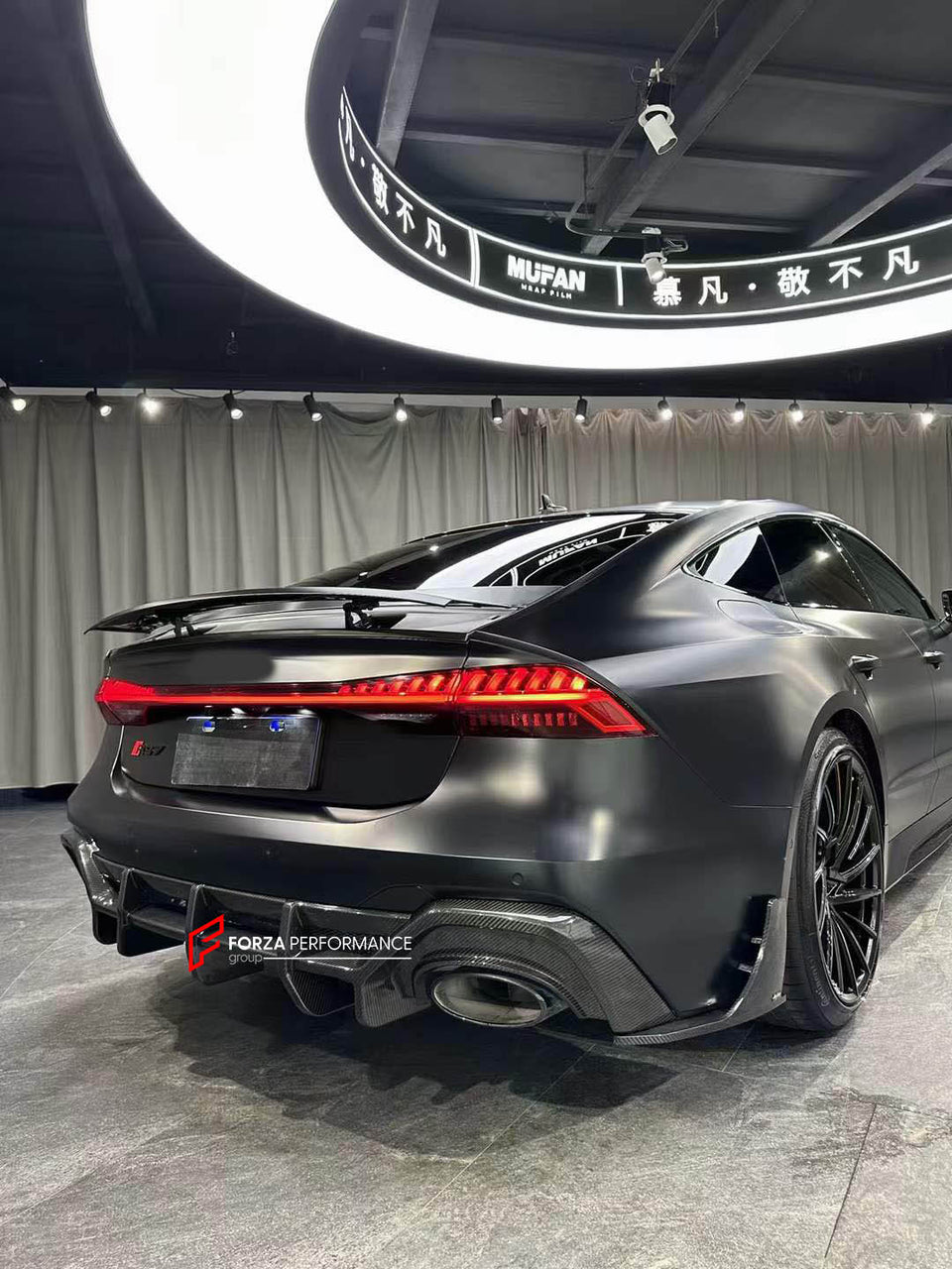DRY CARBON BODY KIT for AUDI RS7 C8 2019+ R-3