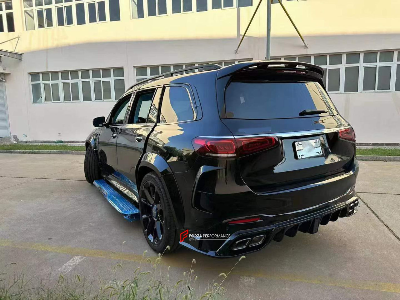 WIDE BODY KIT FOR MERCEDES BENZ GLS X167 2019+