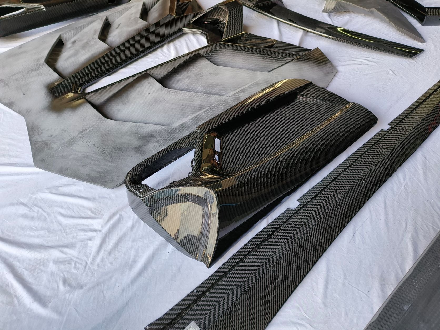 DRY CARBON CONVERSION BODY KIT for LAMBORGHINI AVENTADOR LP700 LP720 L – Forza Performance Group
