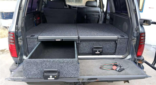 Land Cruiser Cargo Slide