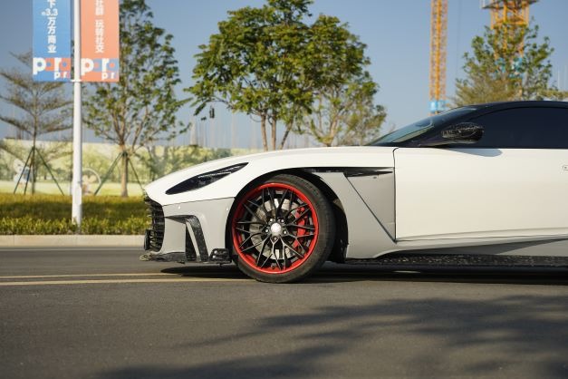 FORZA PERFORMANCE STYLE FORGED CARBON BODY KIT for ASTON MARTIN DB11 ...